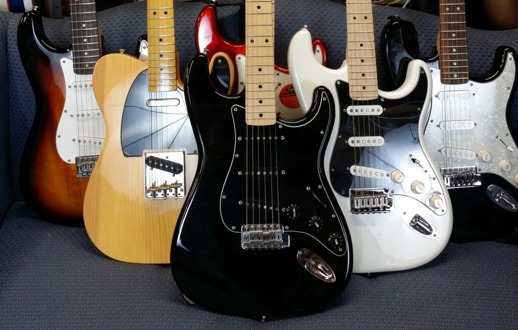 Cách phân biệt đàn Guitar Squier thật và nhái - PIANO HOUSE EDU